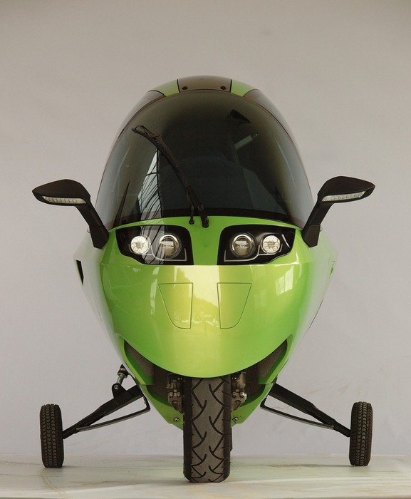 Monoracer Cabin Motorcycle | Adapted version